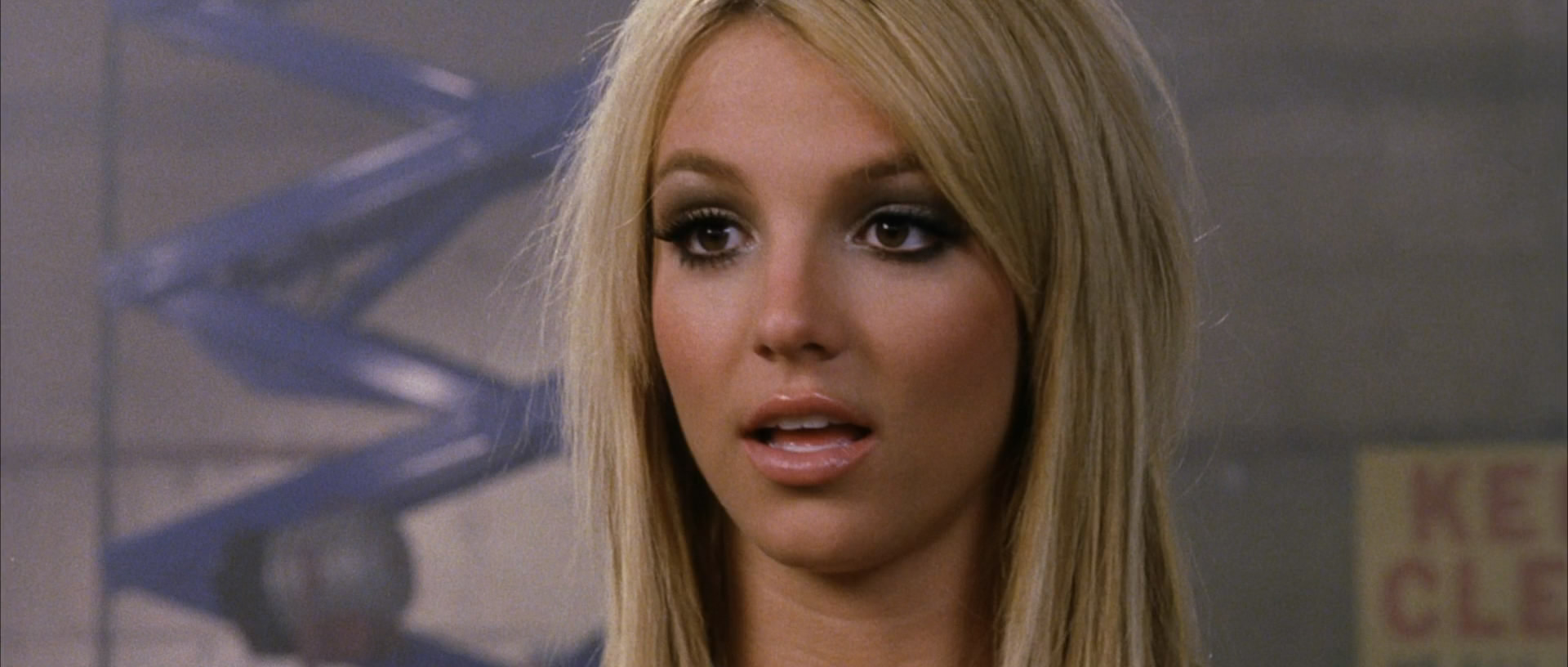 File:Gold 18.jpg - FembotWiki