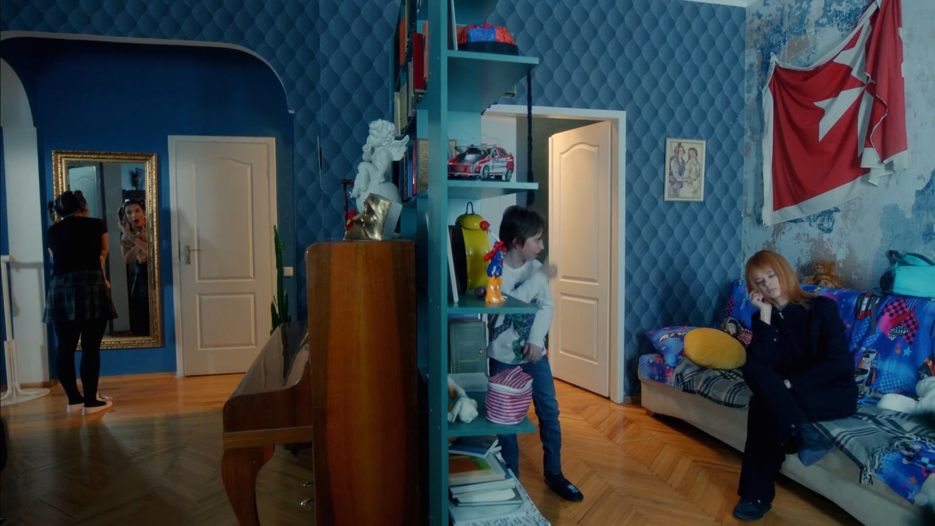File:My Mom is a Robot 1x02 29.jpg - FembotWiki